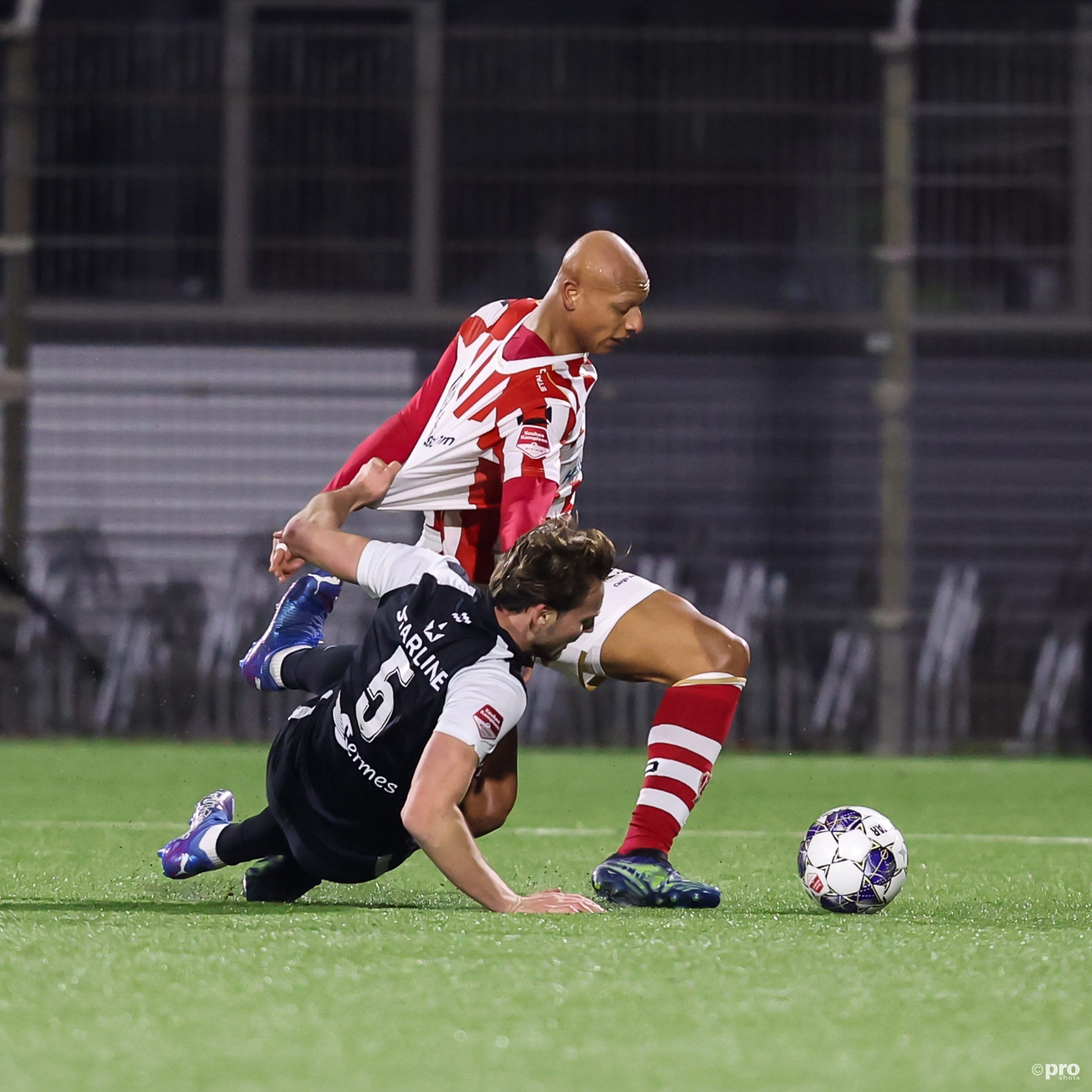 FCE trekt zege over de streep in Oss - FC Eindhoven